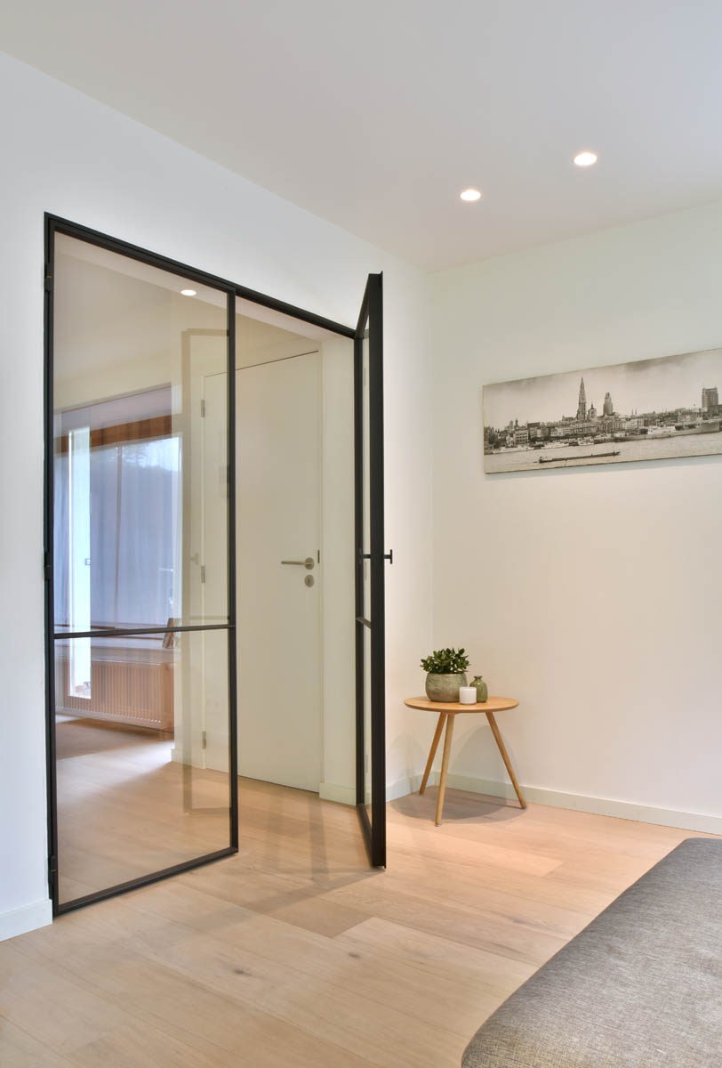 Porte en verre avec cadre en acier pour l'intérieur l Glassdesign